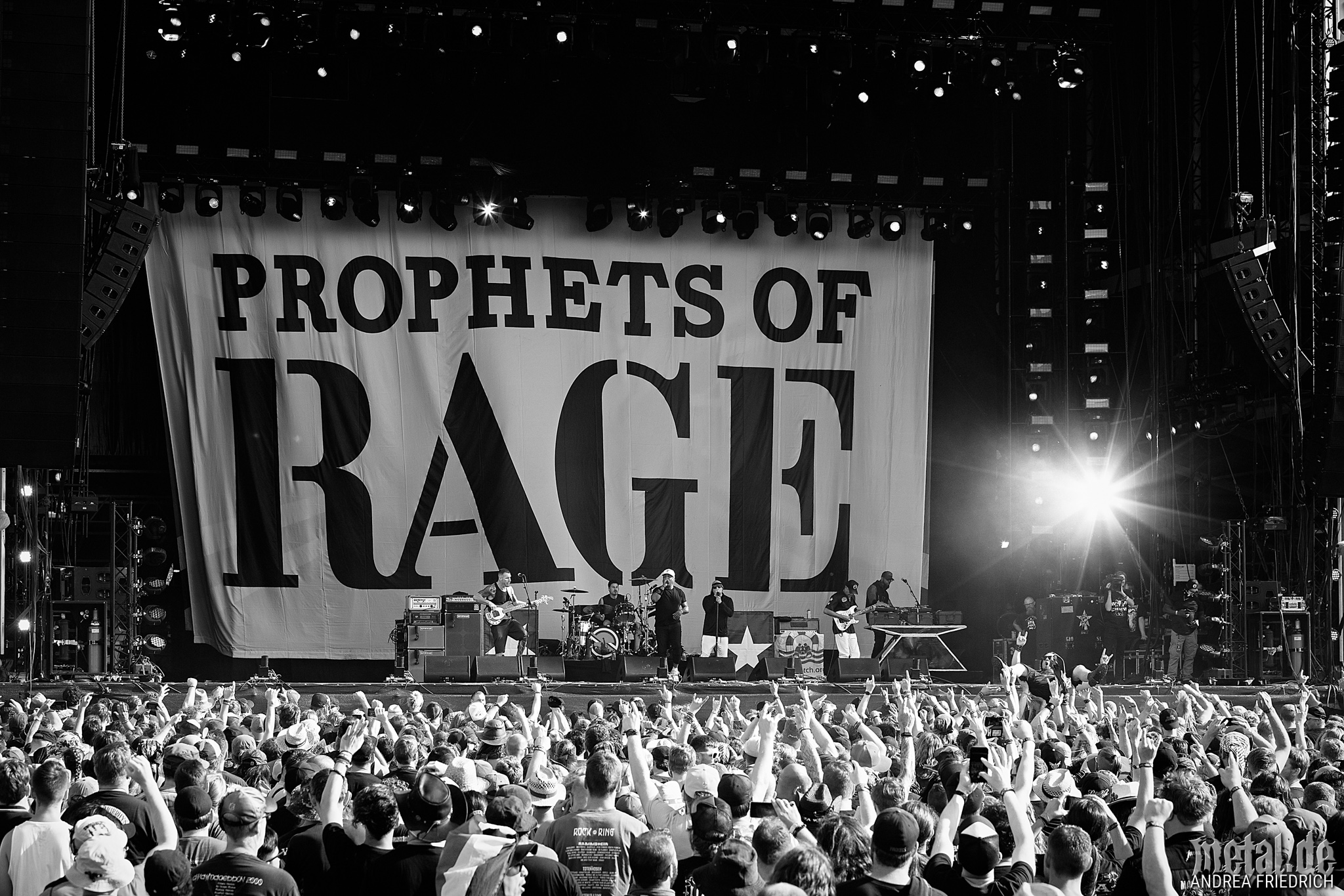 Prophets Of Rage - Prophets Of Rage Review • metal.de