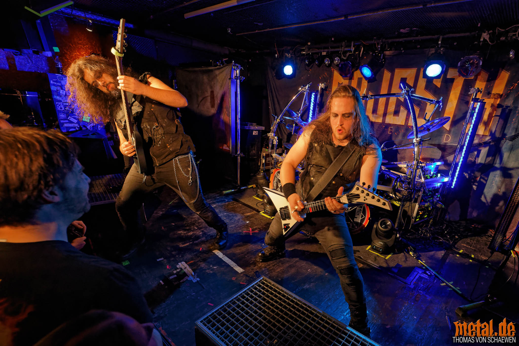 Majesty - attackieren wieder • metal.de