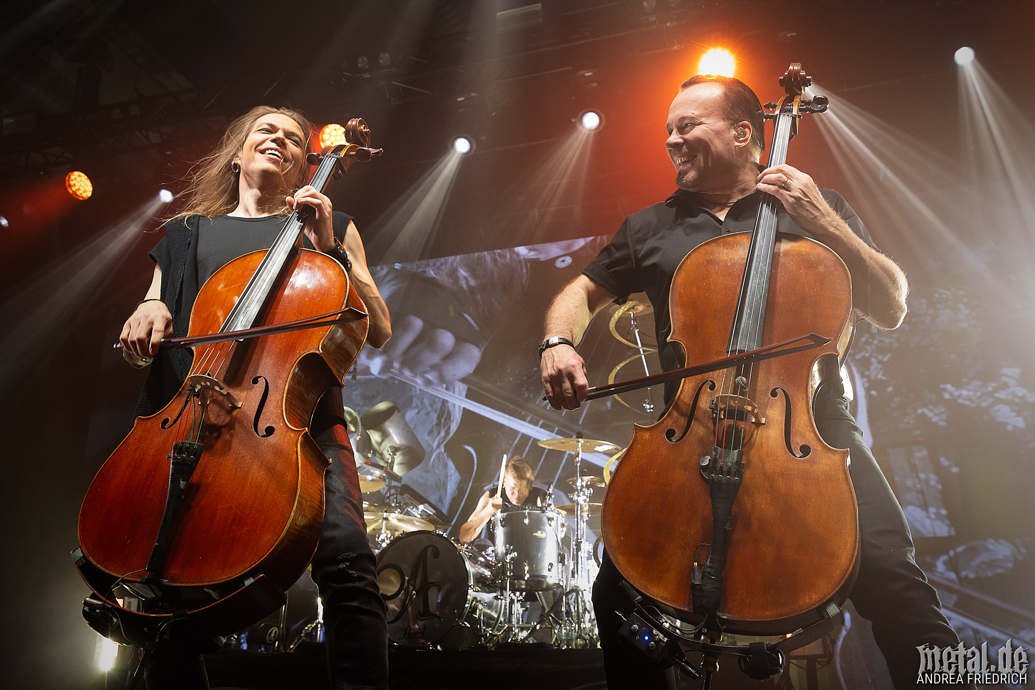 Apocalyptica – kündigen neues Album "Apocalyptica Plays Metallica Vol ...