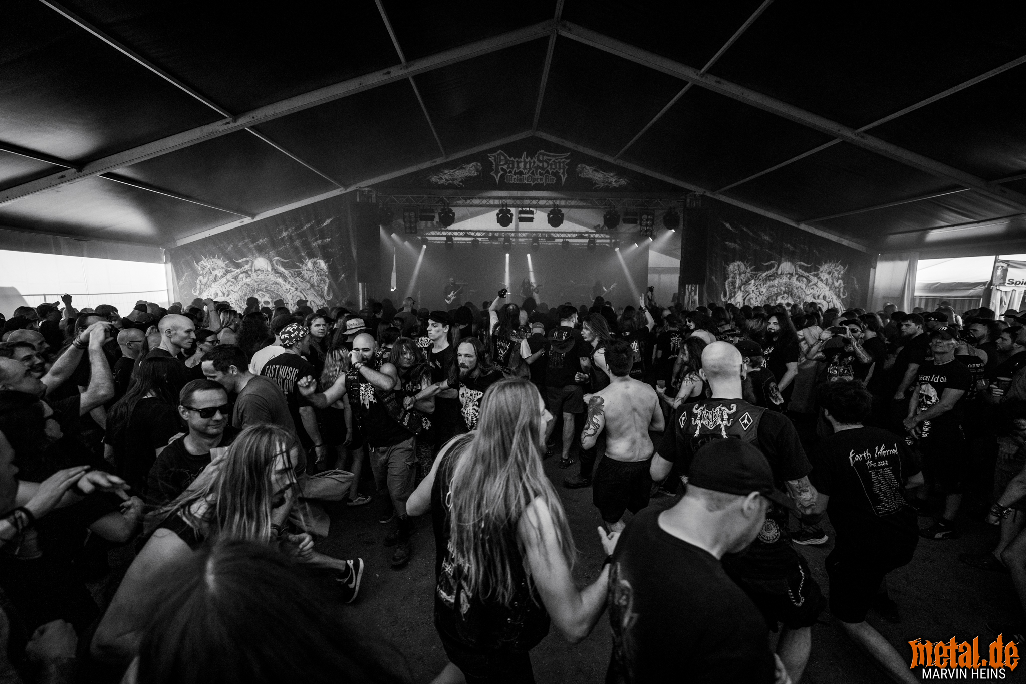 Black Curse - Burning In Celestial Poison Review • metal.de