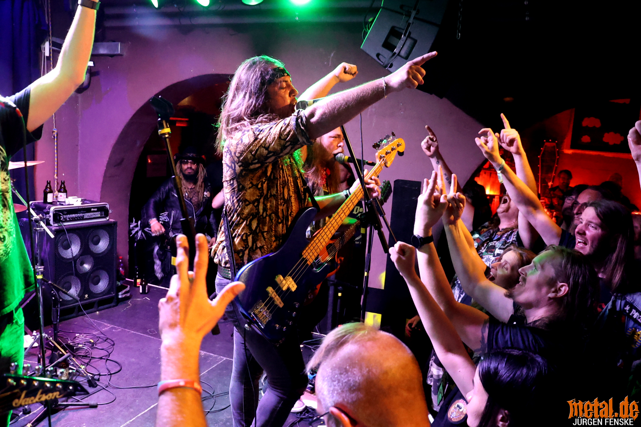 Mega Colossus - Showdown Review • metal.de