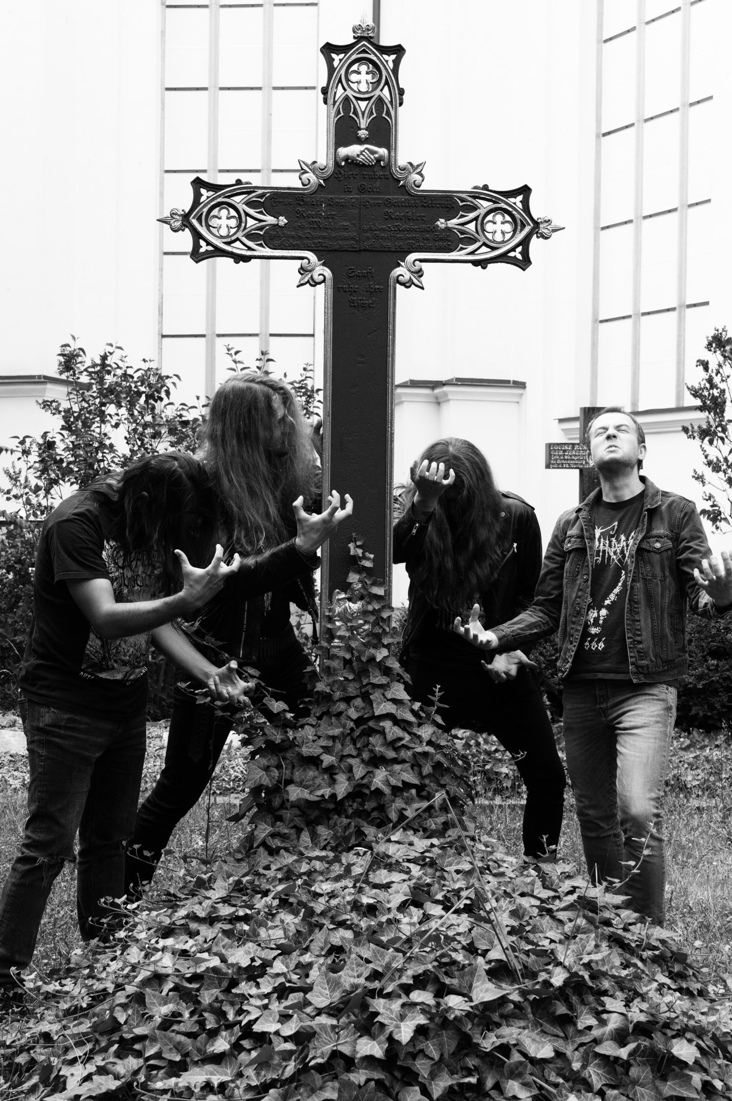 Carnal Tomb - Interview zu "Embalmed In Decay" • metal.de