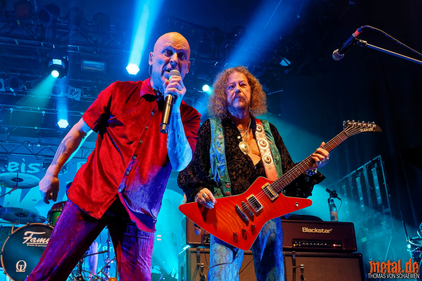 Knorkator erklären die Evolution und wollen die Weltherrschaft für alle ...