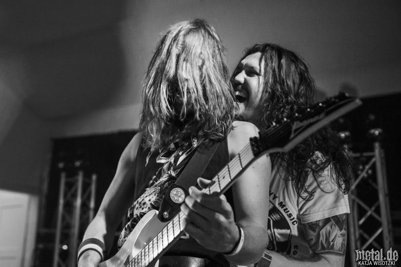 Sintage - Paralyzing Chains Review • metal.de