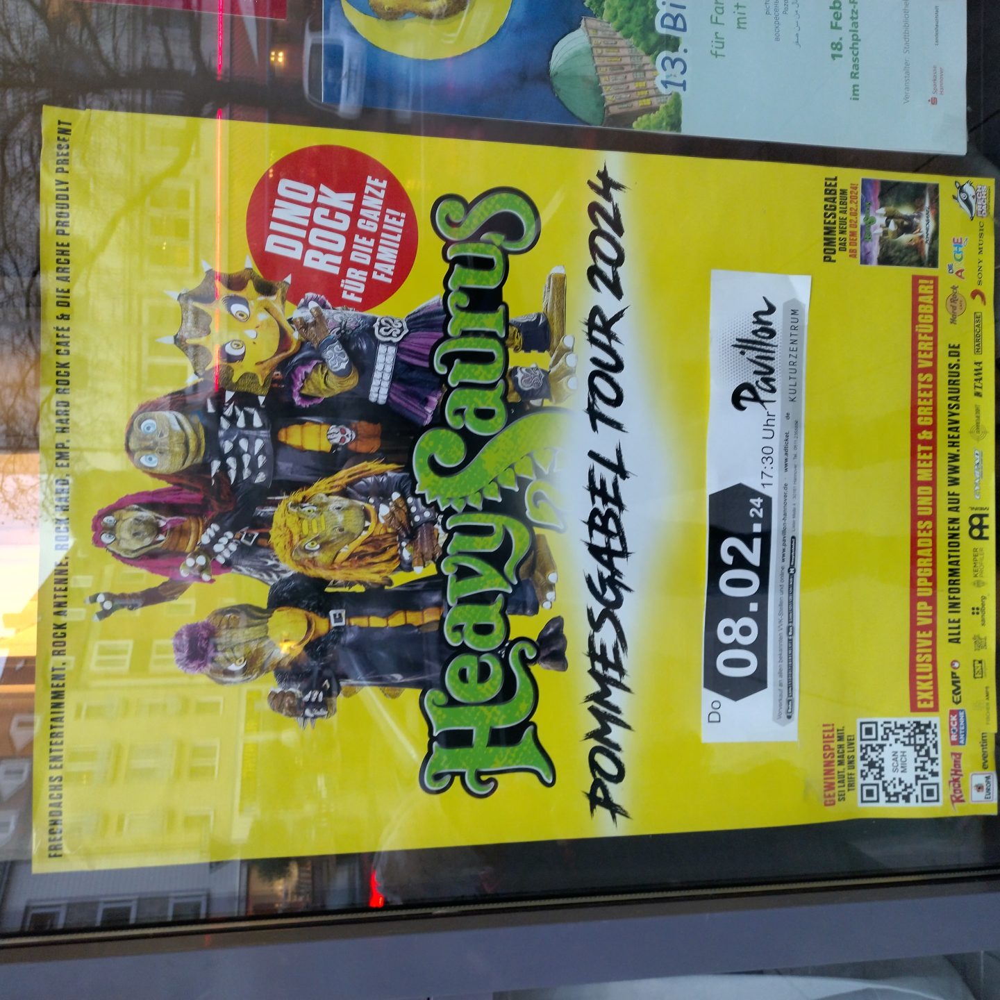 Heavysaurus - Pommesgabel Tour 2024 • metal.de