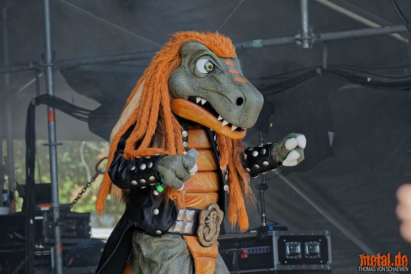 Heavysaurus - zeigen die "Pommesgabel" • metal.de