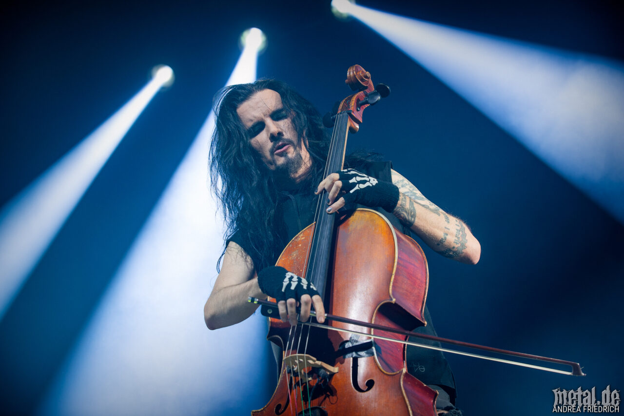 Apocalyptica – kündigen neues Album "Apocalyptica Plays Metallica Vol ...