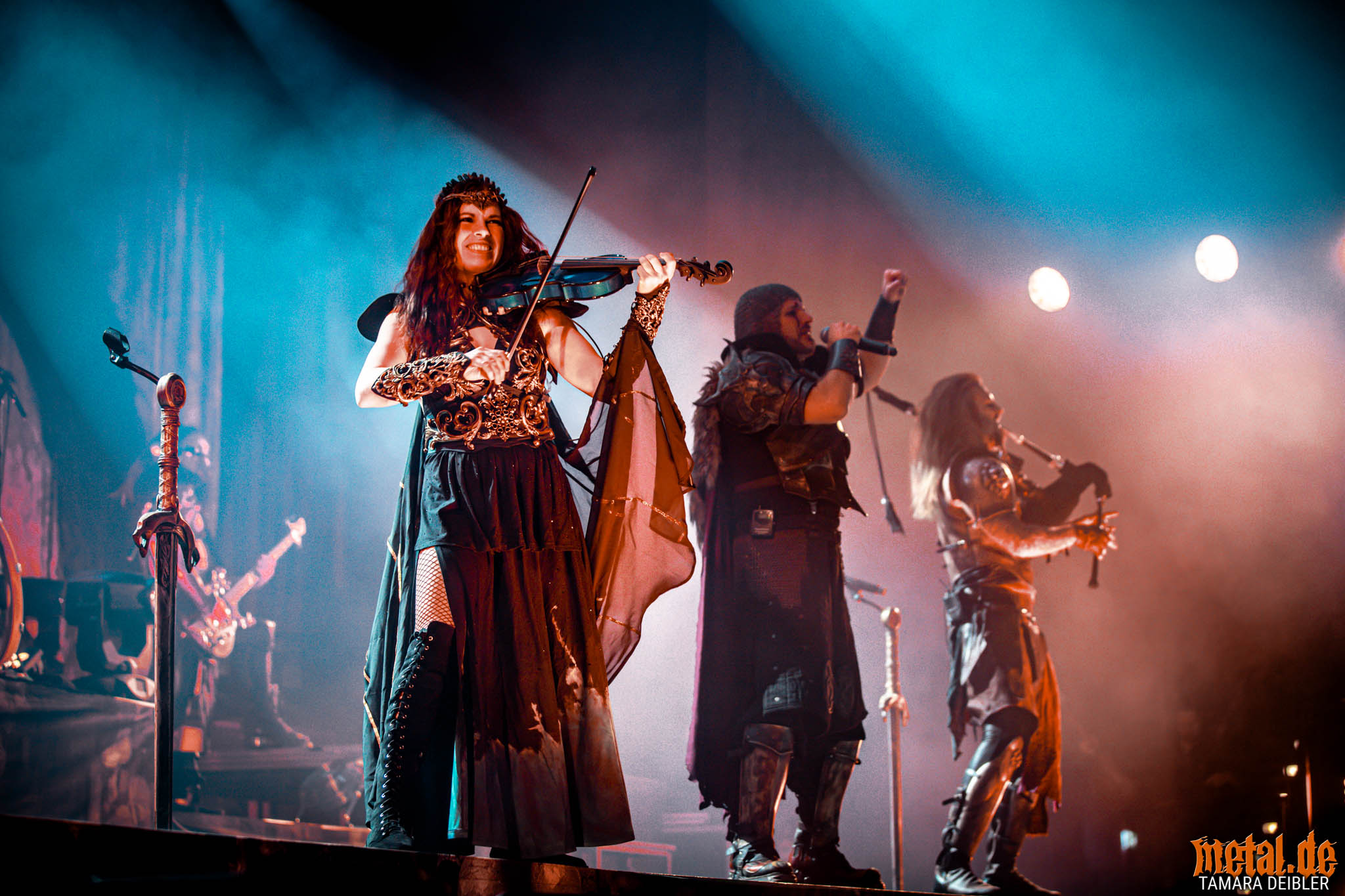 Feuerschwanz feat. Doro – Veröffentlichen gemeinsame Single "Valhalla ...