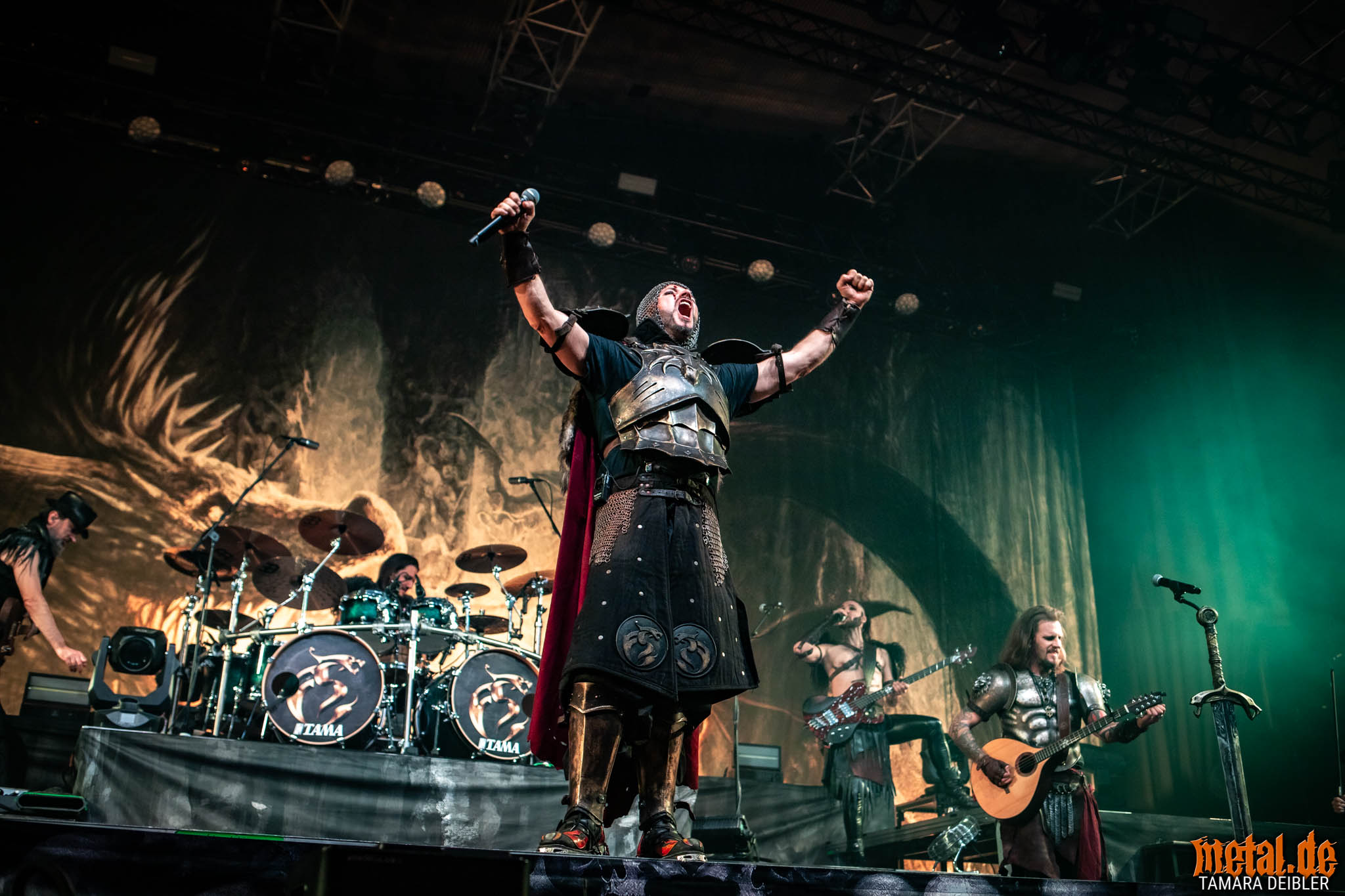 Feuerschwanz feat. Doro – Veröffentlichen gemeinsame Single "Valhalla ...