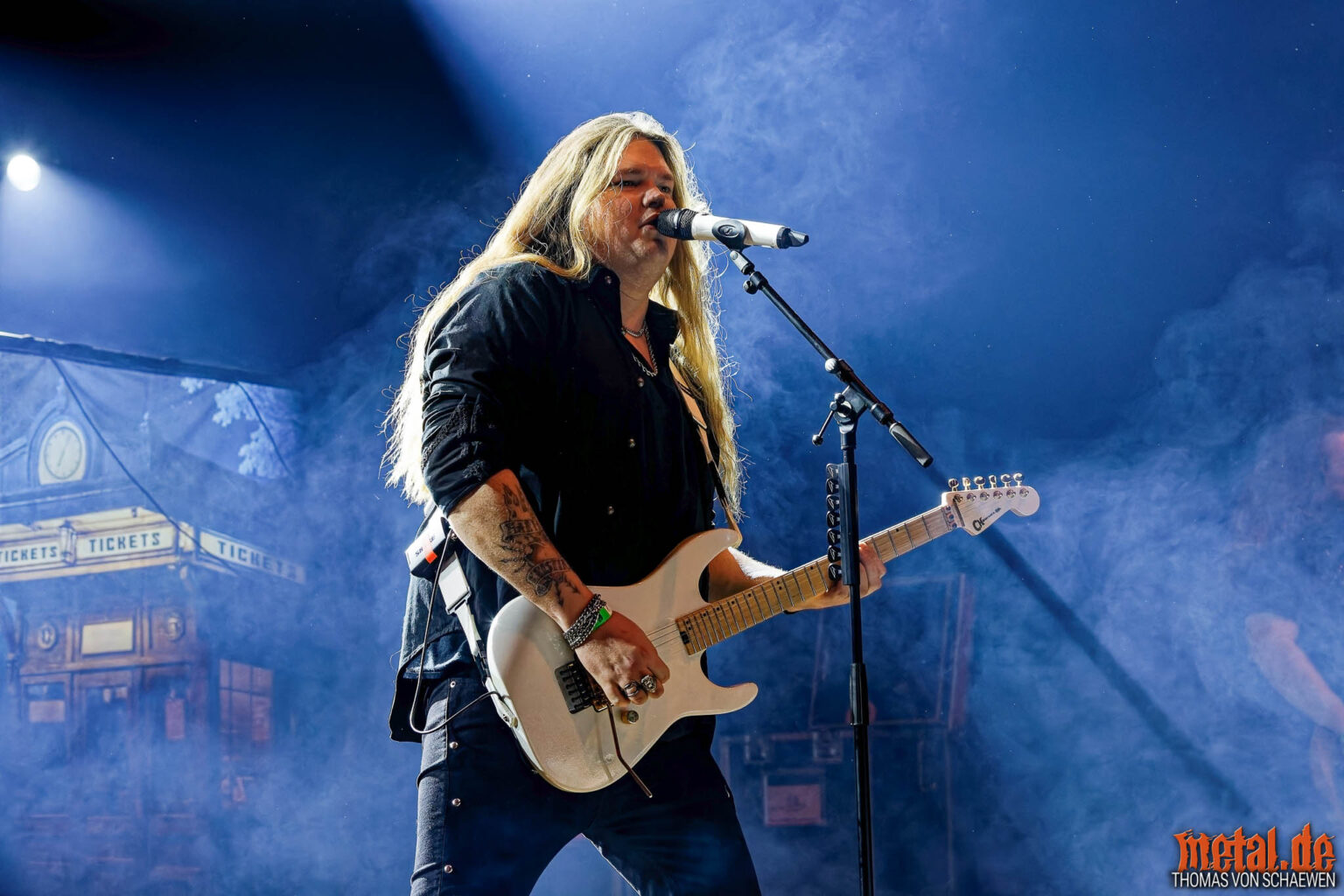 Majestica - Power Train • die Review zum neuen Album auf metal.de