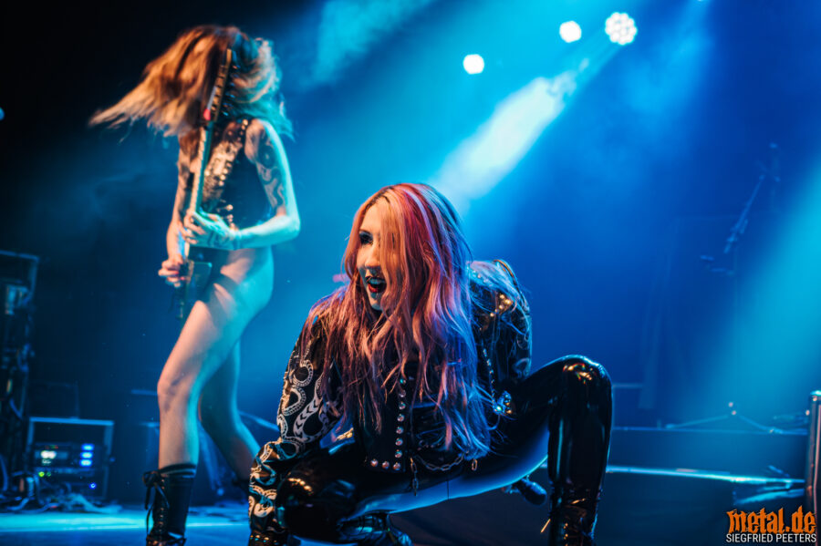 Cobra Spell - Interview mit Sonia Anubis zu "666" • metal.de