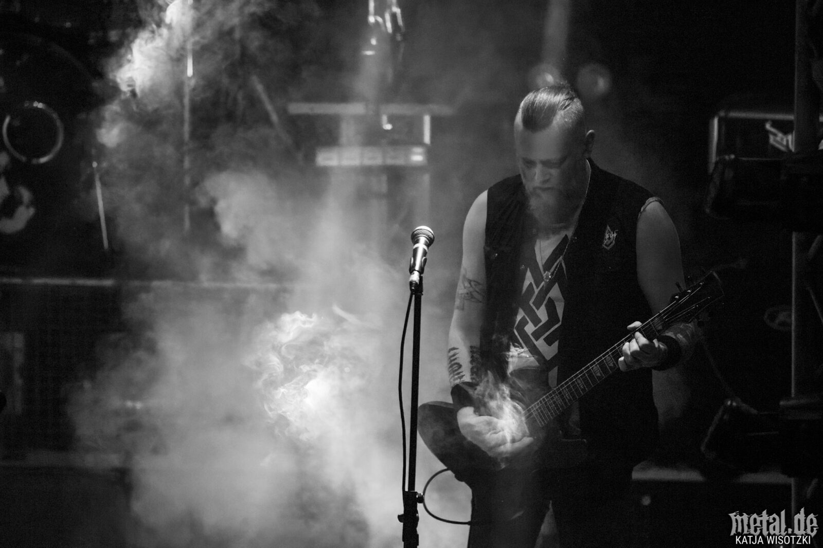 Helheim - HrabnaR / Ad vesa Review • metal.de